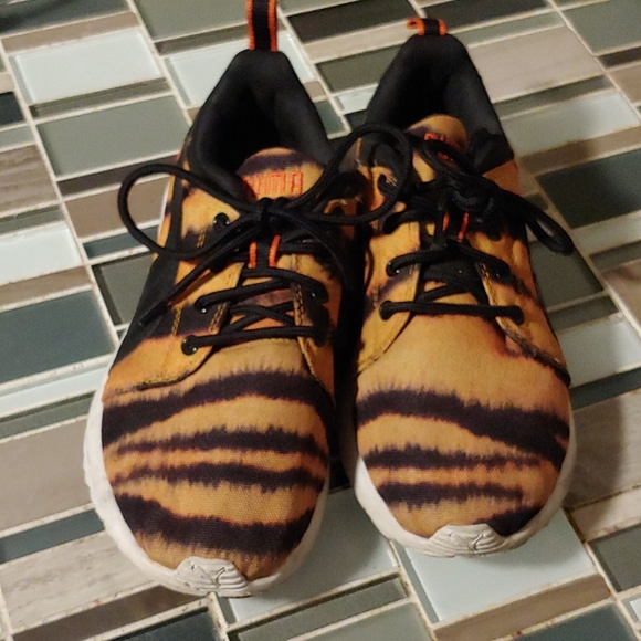 Puma | Shoes | Pumas Tiger Stripe | Poshmark